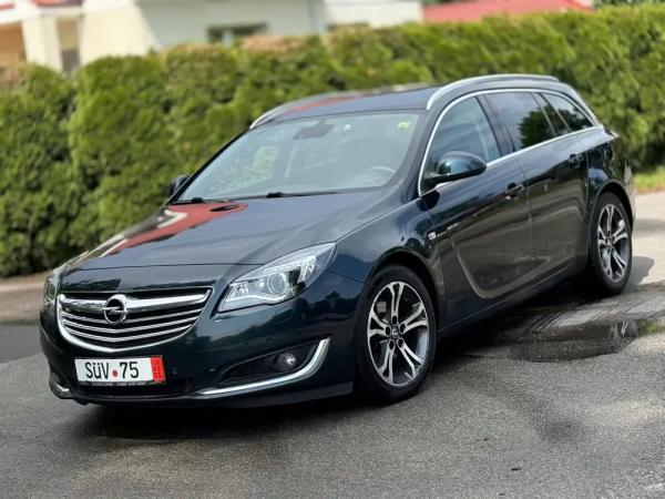 Green Opel Insignia 2008 in Jurmala, with an engine capacity of 2.00 L and mileage of 288 thousand km for 5590 €, photo 1 on AUTOMOTO.COM.LV