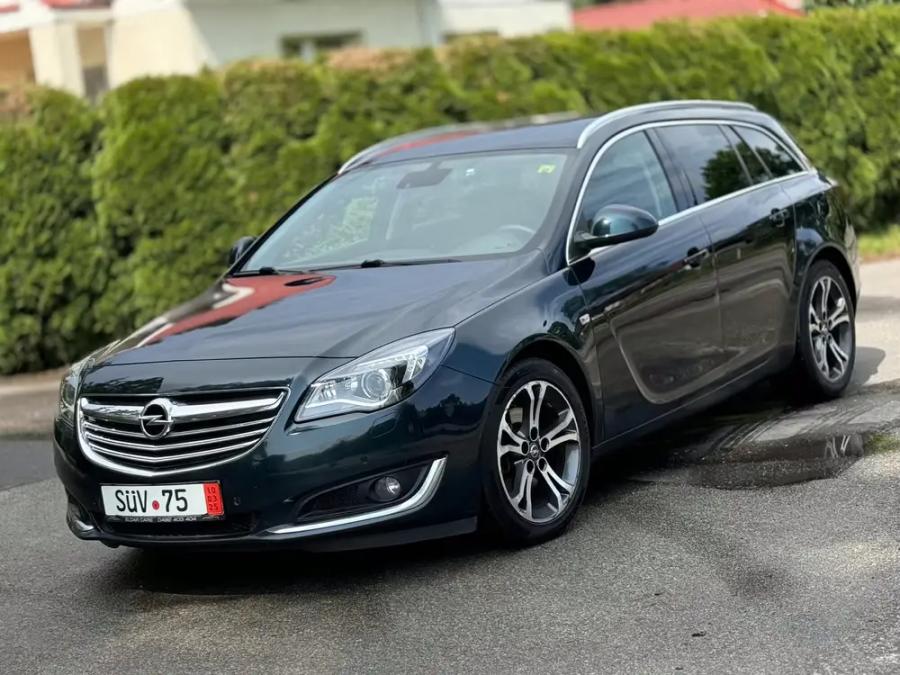Green Opel Insignia 2008 in Jurmala, with an engine capacity of 2.00 L and mileage of 288 thousand km for 5590 €, photo 1 on AUTOMOTO.COM.LV
