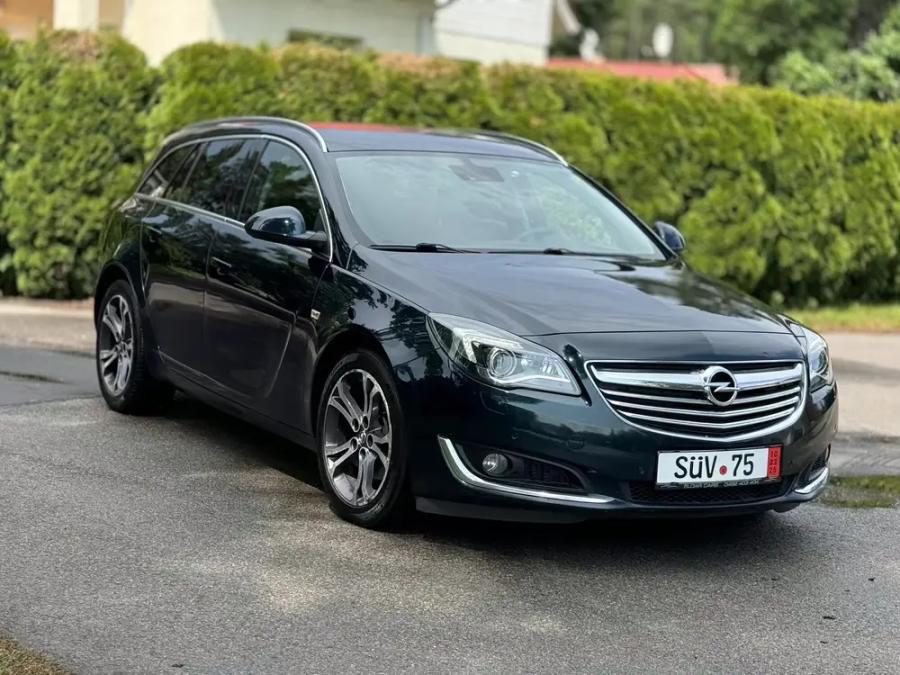 Green Opel Insignia 2008 in Jurmala, with an engine capacity of 2.00 L and mileage of 288 thousand km for 5590 €, photo 3 on AUTOMOTO.COM.LV