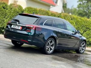 Green Opel Insignia 2008 in Jurmala, with an engine capacity of 2.00 L and mileage of 288 thousand km for 5590 €, photo 5 on AUTOMOTO.COM.LV