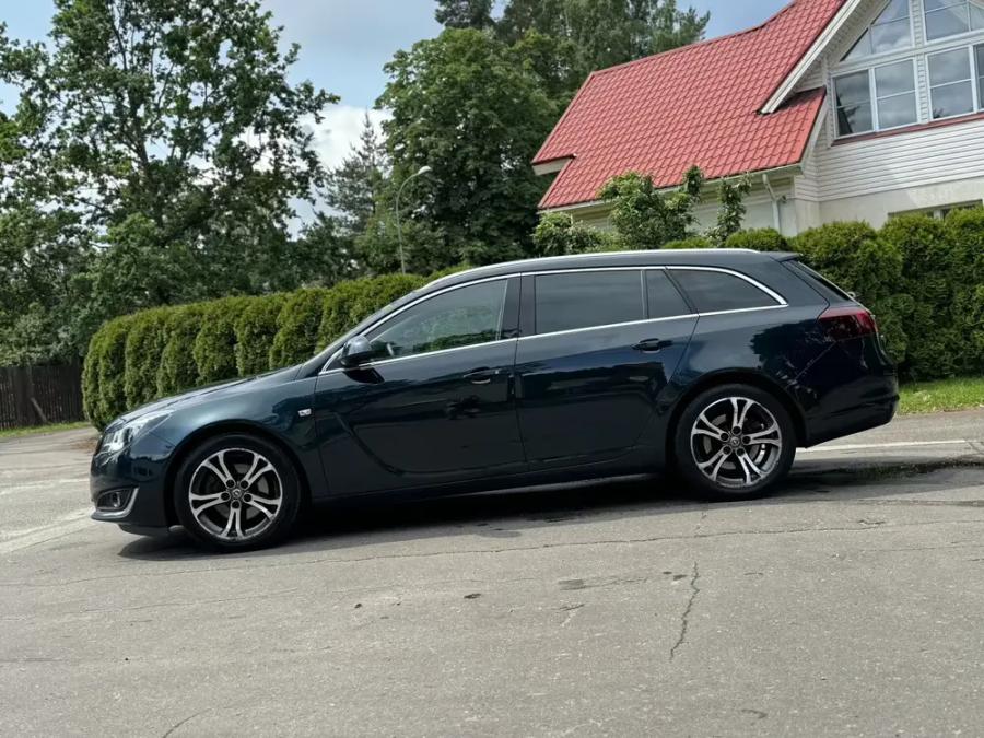Green Opel Insignia 2008 in Jurmala, with an engine capacity of 2.00 L and mileage of 288 thousand km for 5590 €, photo 6 on AUTOMOTO.COM.LV