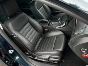 Green Opel Insignia 2008 in Jurmala, with an engine capacity of 2.00 L and mileage of 288 thousand km for 5590 €, photo 11 on AUTOMOTO.COM.LV