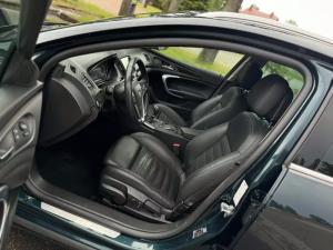 Green Opel Insignia 2008 in Jurmala, with an engine capacity of 2.00 L and mileage of 288 thousand km for 5590 €, photo 12 on AUTOMOTO.COM.LV