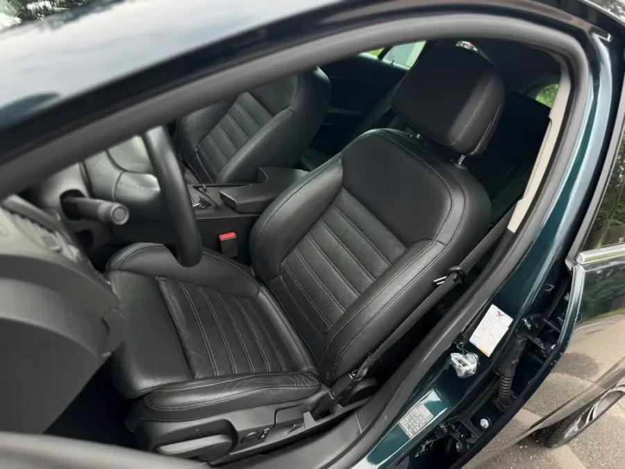 Green Opel Insignia 2008 in Jurmala, with an engine capacity of 2.00 L and mileage of 288 thousand km for 5590 €, photo 13 on AUTOMOTO.COM.LV