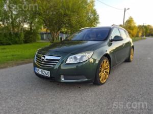 Green Opel Insignia 2010 in Ventspils, with an engine capacity of 2.00 L and mileage of 308 thousand km for 3700 €, photo  on AUTOMOTO.COM.LV