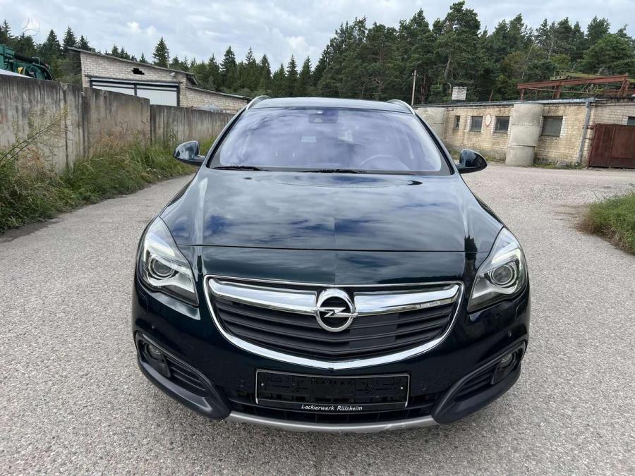 Green Opel Insignia 2013 in Utena, with an engine capacity of 1.96 L and mileage of 278 thousand km for 5800 €, photo 3 on AUTOMOTO.COM.LV