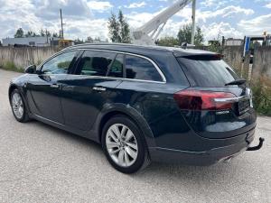 Green Opel Insignia 2013 in Utena, with an engine capacity of 1.96 L and mileage of 278 thousand km for 5800 €, photo 5 on AUTOMOTO.COM.LV