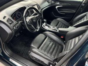 Green Opel Insignia 2013 in Utena, with an engine capacity of 1.96 L and mileage of 278 thousand km for 5800 €, photo 9 on AUTOMOTO.COM.LV