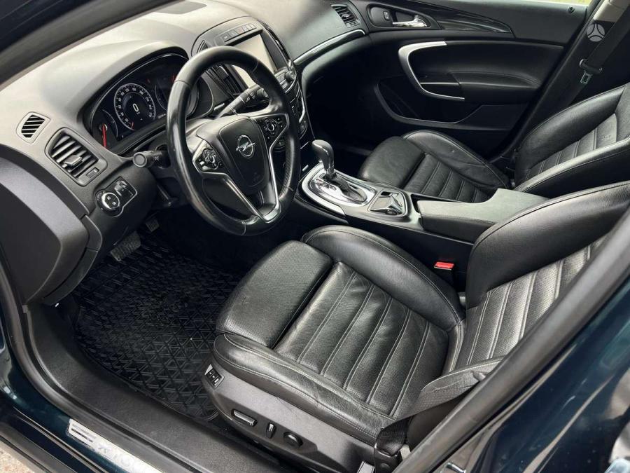 Green Opel Insignia 2013 in Utena, with an engine capacity of 1.96 L and mileage of 278 thousand km for 5800 €, photo 9 on AUTOMOTO.COM.LV