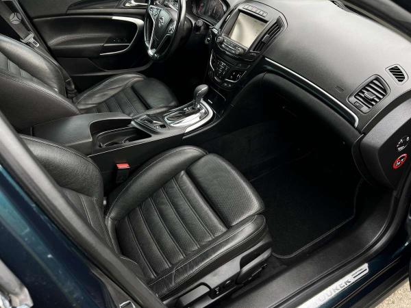 Green Opel Insignia 2013 in Utena, with an engine capacity of 1.96 L and mileage of 278 thousand km for 5800 €, photo 10 on AUTOMOTO.COM.LV