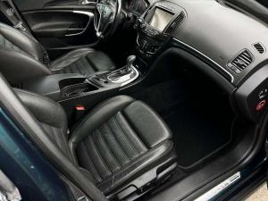Green Opel Insignia 2013 in Utena, with an engine capacity of 1.96 L and mileage of 278 thousand km for 5800 €, photo 11 on AUTOMOTO.COM.LV