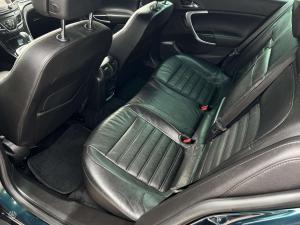 Green Opel Insignia 2013 in Utena, with an engine capacity of 1.96 L and mileage of 278 thousand km for 5800 €, photo 12 on AUTOMOTO.COM.LV