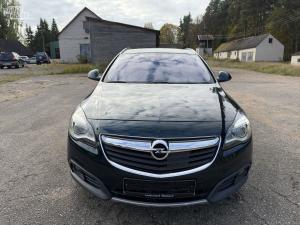Green Opel Insignia 2013 in Utena, with an engine capacity of 2.00 L and mileage of 280 thousand km for 4950 €, photo 3 on AUTOMOTO.COM.LV
