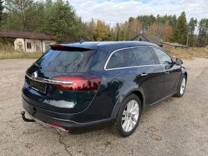 Green Opel Insignia 2013 in Utena, with an engine capacity of 2.00 L and mileage of 280 thousand km for 4950 €, photo 5 on AUTOMOTO.COM.LV