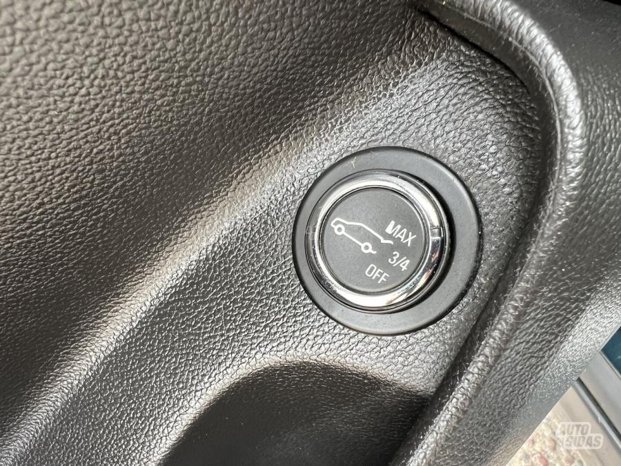 Green Opel Insignia 2013 in Utena, with an engine capacity of 2.00 L and mileage of 280 thousand km for 4950 €, photo 12 on AUTOMOTO.COM.LV