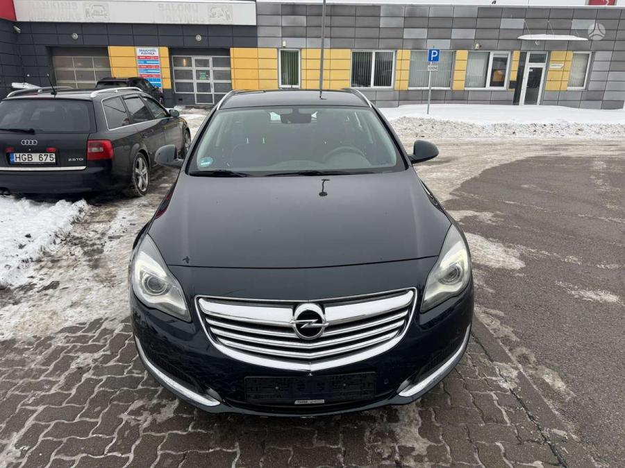 Green Opel Insignia 2014 in Kaunas, with an engine capacity of 1.96 L and mileage of 157 thousand km for 5990 €, photo 2 on AUTOMOTO.COM.LV