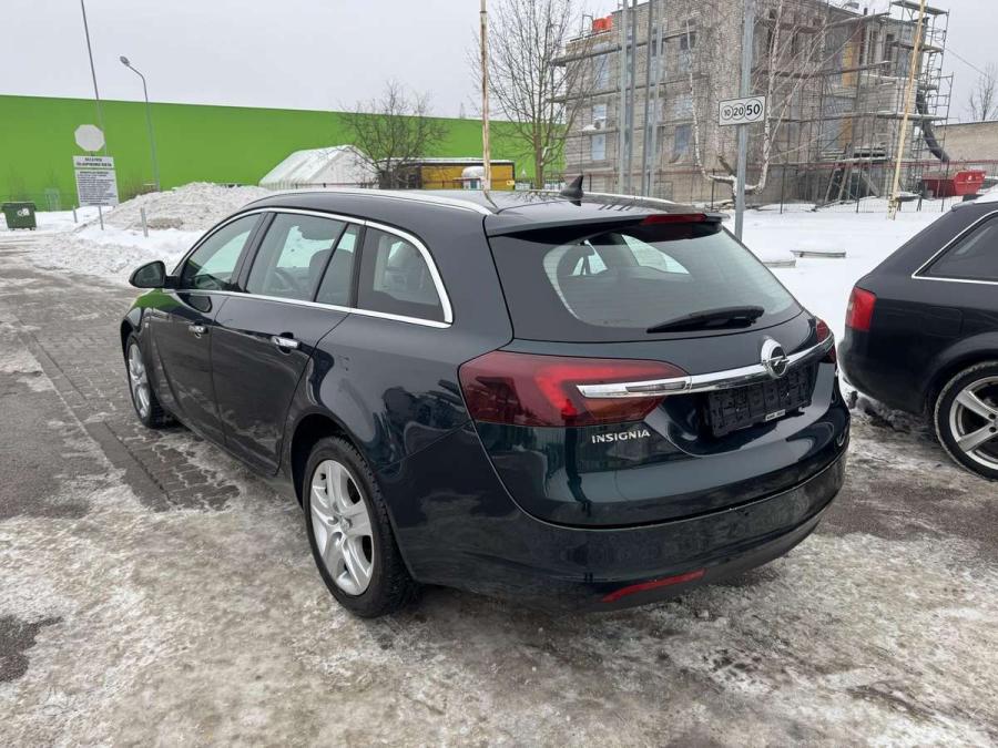 Green Opel Insignia 2014 in Kaunas, with an engine capacity of 1.96 L and mileage of 157 thousand km for 5990 €, photo 4 on AUTOMOTO.COM.LV