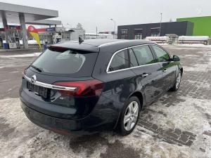 Green Opel Insignia 2014 in Kaunas, with an engine capacity of 1.96 L and mileage of 157 thousand km for 5990 €, photo 6 on AUTOMOTO.COM.LV