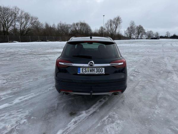 Green Opel Insignia 2014 in Marijampole, with an engine capacity of 1.96 L and mileage of 205 thousand km for 4950 €, photo 7 on AUTOMOTO.COM.LV
