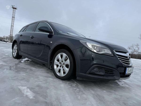 Green Opel Insignia 2014 in Marijampole, with an engine capacity of 1.96 L and mileage of 205 thousand km for 4950 €, photo 10 on AUTOMOTO.COM.LV
