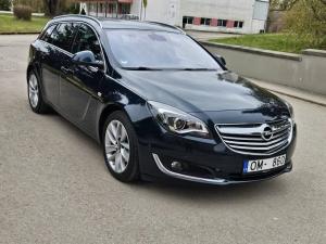 Green Opel Insignia 2014 in Jekabpils, with an engine capacity of 2.00 L and mileage of 222 thousand km for 6990 €, photo 5 on AUTOMOTO.COM.LV