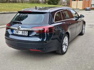 Green Opel Insignia 2014 in Jekabpils, with an engine capacity of 2.00 L and mileage of 222 thousand km for 6990 €, photo 8 on AUTOMOTO.COM.LV