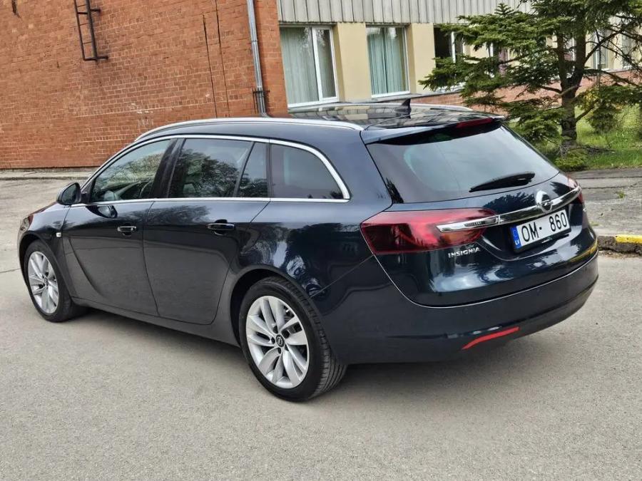 Green Opel Insignia 2014 in Jekabpils, with an engine capacity of 2.00 L and mileage of 222 thousand km for 6990 €, photo 10 on AUTOMOTO.COM.LV