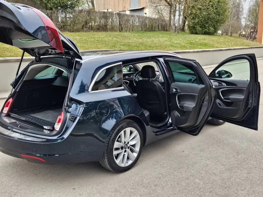 Green Opel Insignia 2014 in Jekabpils, with an engine capacity of 2.00 L and mileage of 222 thousand km for 6990 €, photo 24 on AUTOMOTO.COM.LV