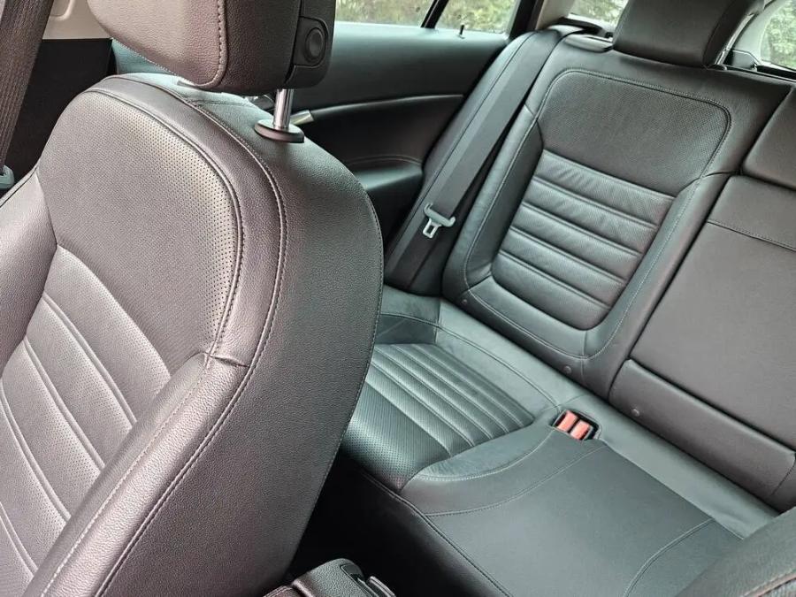 Green Opel Insignia 2014 in Jekabpils, with an engine capacity of 2.00 L and mileage of 222 thousand km for 6990 €, photo 27 on AUTOMOTO.COM.LV