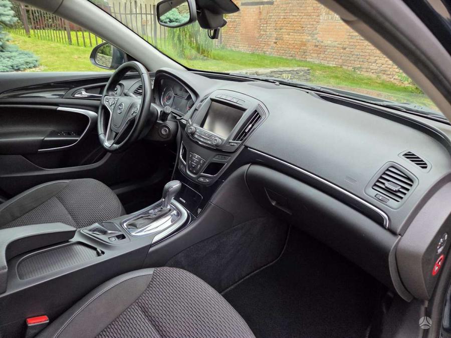 Green Opel Insignia 2014 in Kedainiai, with an engine capacity of 1.96 L and mileage of 271 thousand km for 5600 €, photo 39 on AUTOMOTO.COM.LV