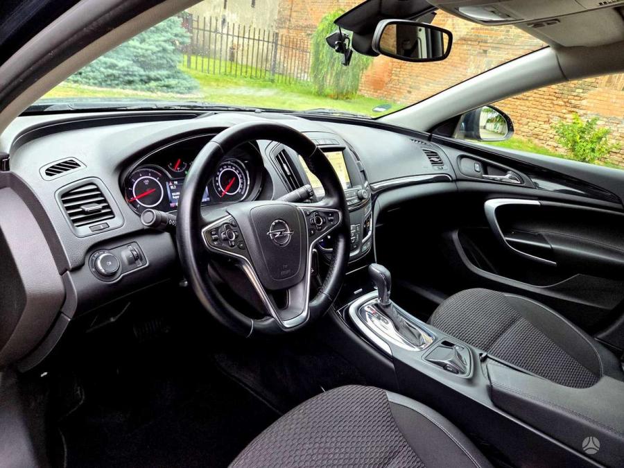 Green Opel Insignia 2014 in Kedainiai, with an engine capacity of 1.96 L and mileage of 271 thousand km for 5600 €, photo 45 on AUTOMOTO.COM.LV