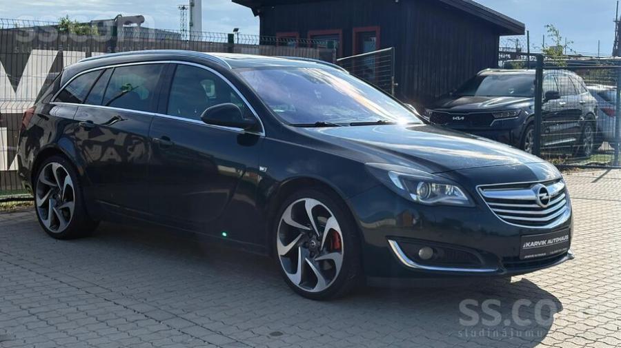Green Opel Insignia 2014 in Liepaja, with an engine capacity of 2.00 L and mileage of 459 thousand km for 5000 €, photo 3 on AUTOMOTO.COM.LV