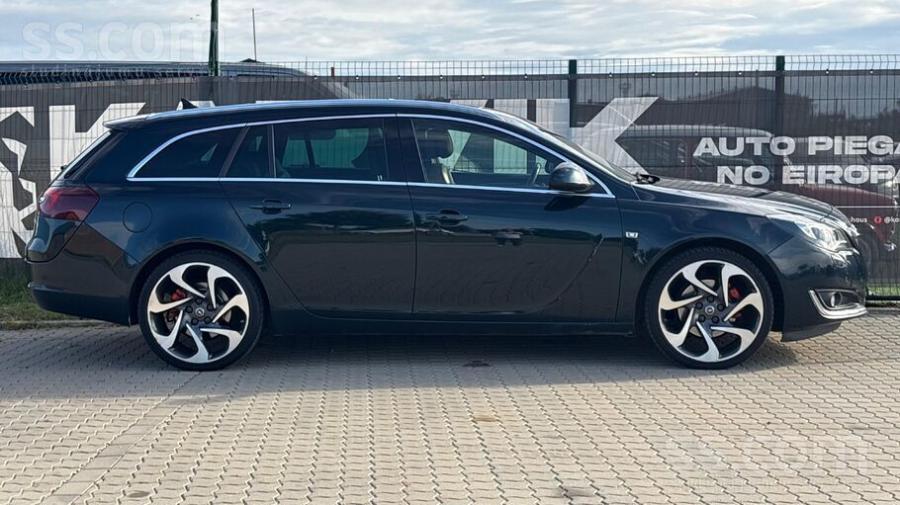 Green Opel Insignia 2014 in Liepaja, with an engine capacity of 2.00 L and mileage of 459 thousand km for 5000 €, photo 4 on AUTOMOTO.COM.LV