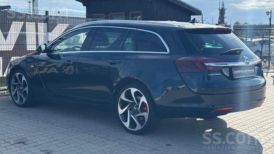 Green Opel Insignia 2014 in Liepaja, with an engine capacity of 2.00 L and mileage of 459 thousand km for 5000 €, photo 7 on AUTOMOTO.COM.LV