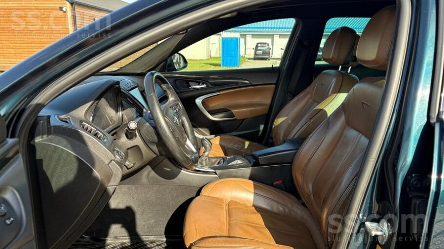 Green Opel Insignia 2014 in Liepaja, with an engine capacity of 2.00 L and mileage of 459 thousand km for 5000 €, photo 12 on AUTOMOTO.COM.LV