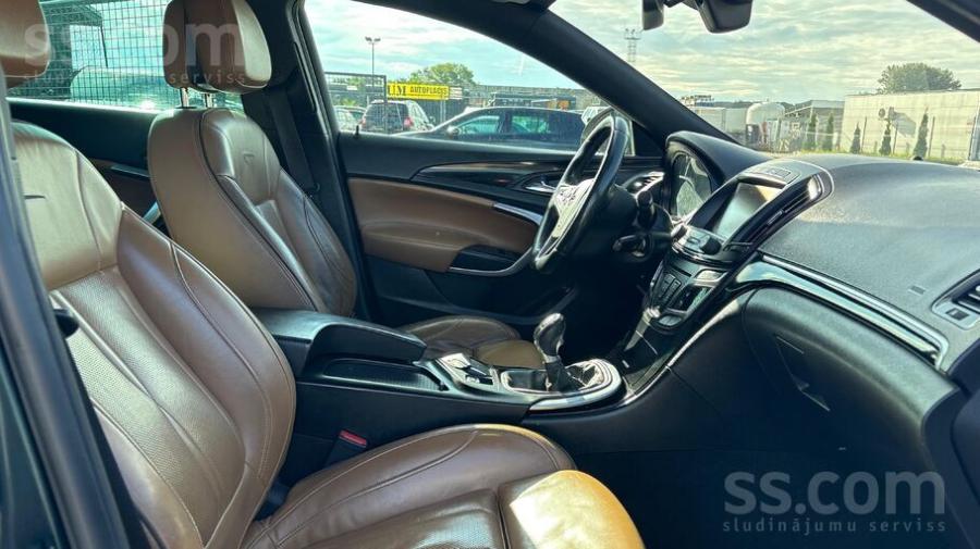 Green Opel Insignia 2014 in Liepaja, with an engine capacity of 2.00 L and mileage of 459 thousand km for 5000 €, photo 24 on AUTOMOTO.COM.LV