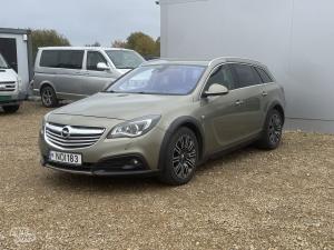 Green Opel Insignia 2014 in Siauliai, with an engine capacity of 2.00 L and mileage of 320 thousand km for 4500 €, photo  on AUTOMOTO.COM.LV