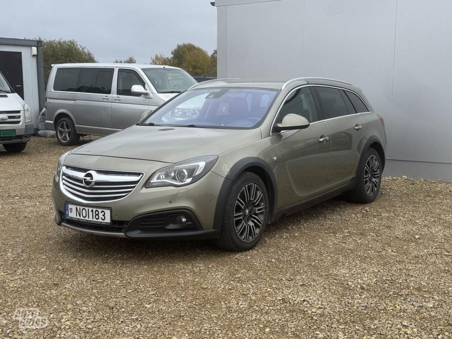 Green Opel Insignia 2014 in Siauliai, with an engine capacity of 2.00 L and mileage of 320 thousand km for 4500 €, photo 1 on AUTOMOTO.COM.LV