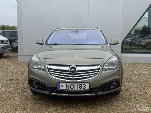 Green Opel Insignia 2014 in Siauliai, with an engine capacity of 2.00 L and mileage of 320 thousand km for 4500 €, photo 3 on AUTOMOTO.COM.LV