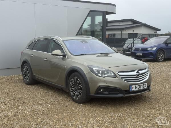Green Opel Insignia 2014 in Siauliai, with an engine capacity of 2.00 L and mileage of 320 thousand km for 4500 €, photo 4 on AUTOMOTO.COM.LV