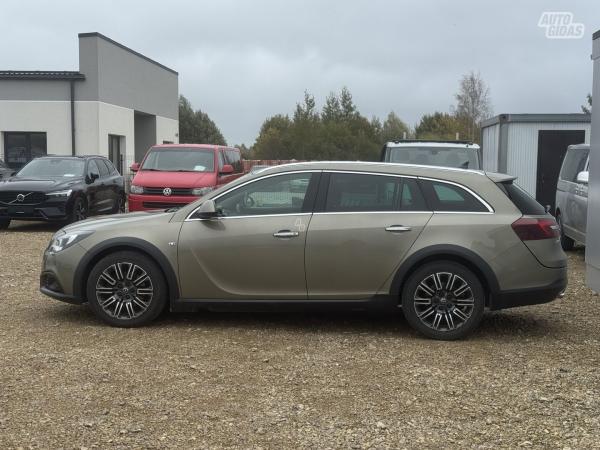 Green Opel Insignia 2014 in Siauliai, with an engine capacity of 2.00 L and mileage of 320 thousand km for 4500 €, photo 6 on AUTOMOTO.COM.LV