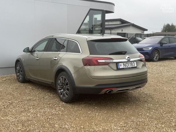 Green Opel Insignia 2014 in Siauliai, with an engine capacity of 2.00 L and mileage of 320 thousand km for 4500 €, photo 8 on AUTOMOTO.COM.LV
