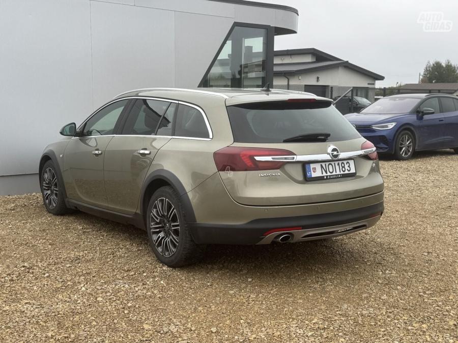 Green Opel Insignia 2014 in Siauliai, with an engine capacity of 2.00 L and mileage of 320 thousand km for 4500 €, photo 8 on AUTOMOTO.COM.LV