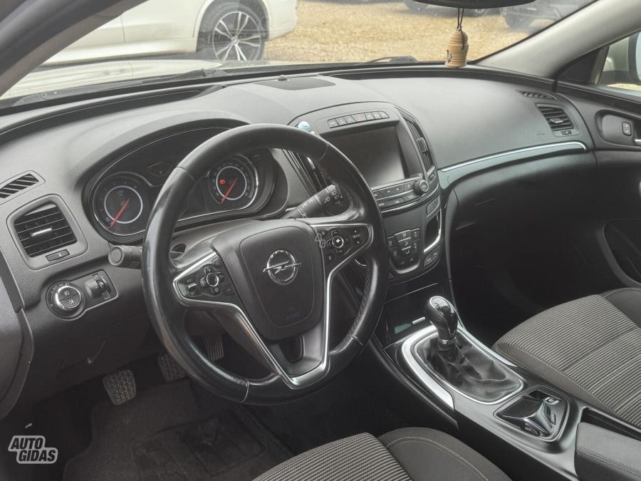 Green Opel Insignia 2014 in Siauliai, with an engine capacity of 2.00 L and mileage of 320 thousand km for 4500 €, photo 11 on AUTOMOTO.COM.LV
