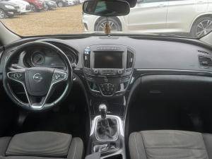 Green Opel Insignia 2014 in Siauliai, with an engine capacity of 2.00 L and mileage of 320 thousand km for 4500 €, photo 12 on AUTOMOTO.COM.LV