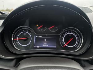 Green Opel Insignia 2014 in Siauliai, with an engine capacity of 2.00 L and mileage of 320 thousand km for 4500 €, photo 17 on AUTOMOTO.COM.LV