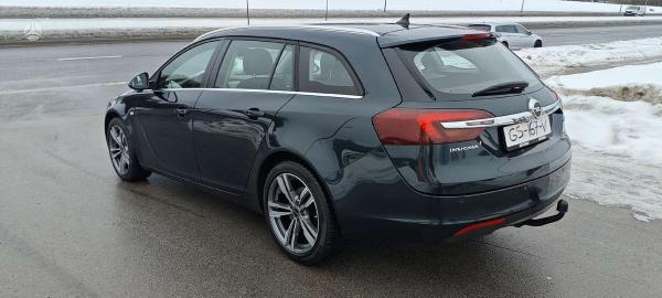 Green Opel Insignia 2015 in Kaunas, with an engine capacity of 1.96 L and mileage of 238 thousand km for 4950 €, photo 6 on AUTOMOTO.COM.LV