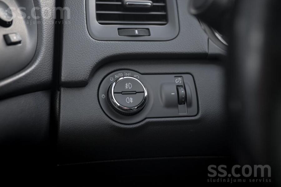 Zaļš Opel Insignia 2015 Talsi, ar dzinēja tilpumu 1.60 L un nobraukumu 218 tūkst. km par 6790 €, foto 15 vietnē AUTOMOTO.COM.LV