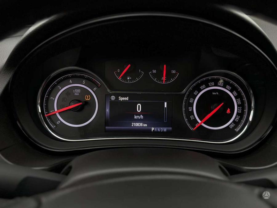 Zaļš Opel Insignia 2016 Kretinga, ar dzinēja tilpumu 1.96 L un nobraukumu 211 tūkst. km par 6850 €, foto 10 vietnē AUTOMOTO.COM.LV