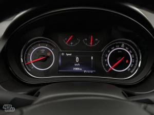 Green Opel Insignia 2016 in Kretinga, with an engine capacity of 2.00 L and mileage of 211 thousand km for 6400 €, photo 13 on AUTOMOTO.COM.LV